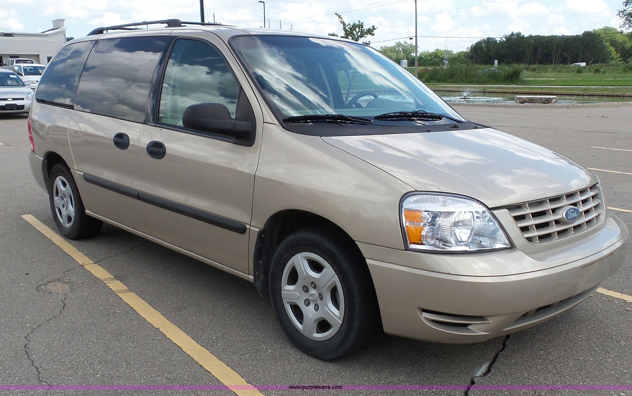 2007 Ford Freestar van in Manhattan, KS | Item J4829 sold | Purple Wave