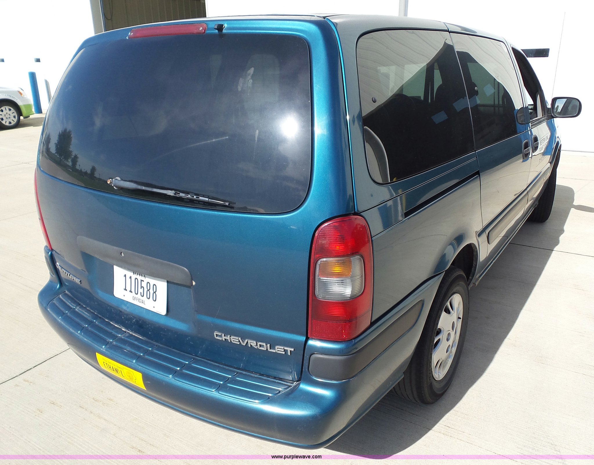 2003 Chevrolet Venture van in Carroll, IA | Item L5518 sold | Purple Wave
