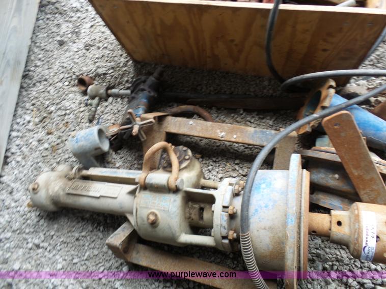 Mueller water main tap machine in Gladstone, MO | Item AV9877 sold ...