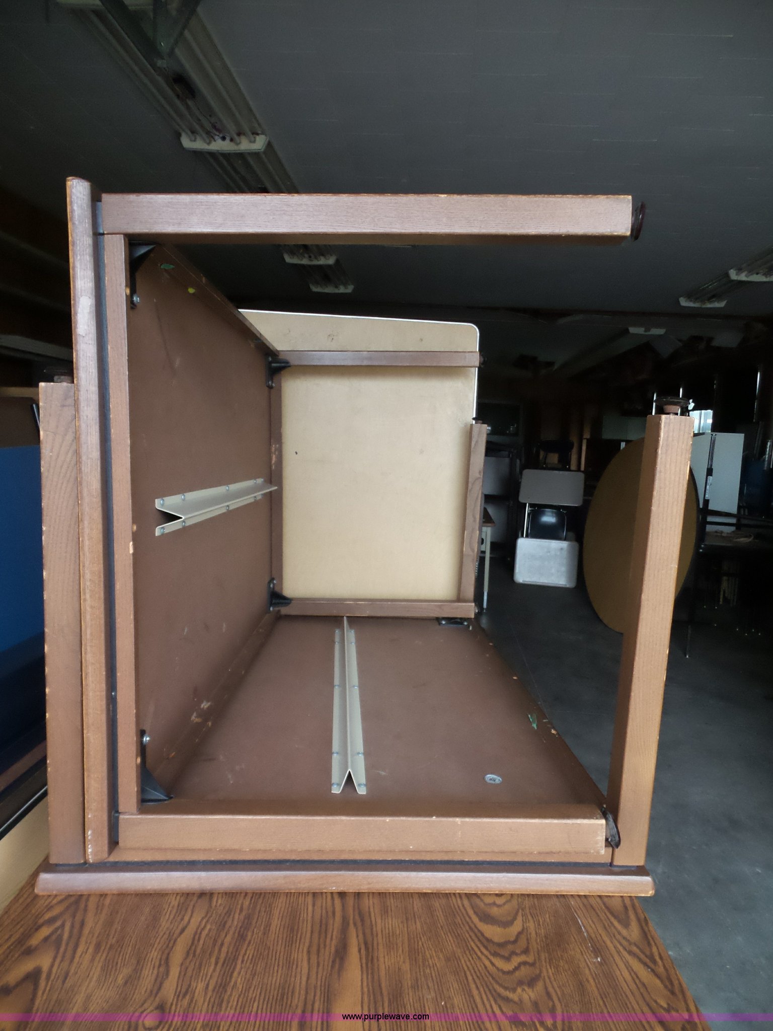 Furniture in Junction City, KS | Item CD9010 sold | Purple Wave