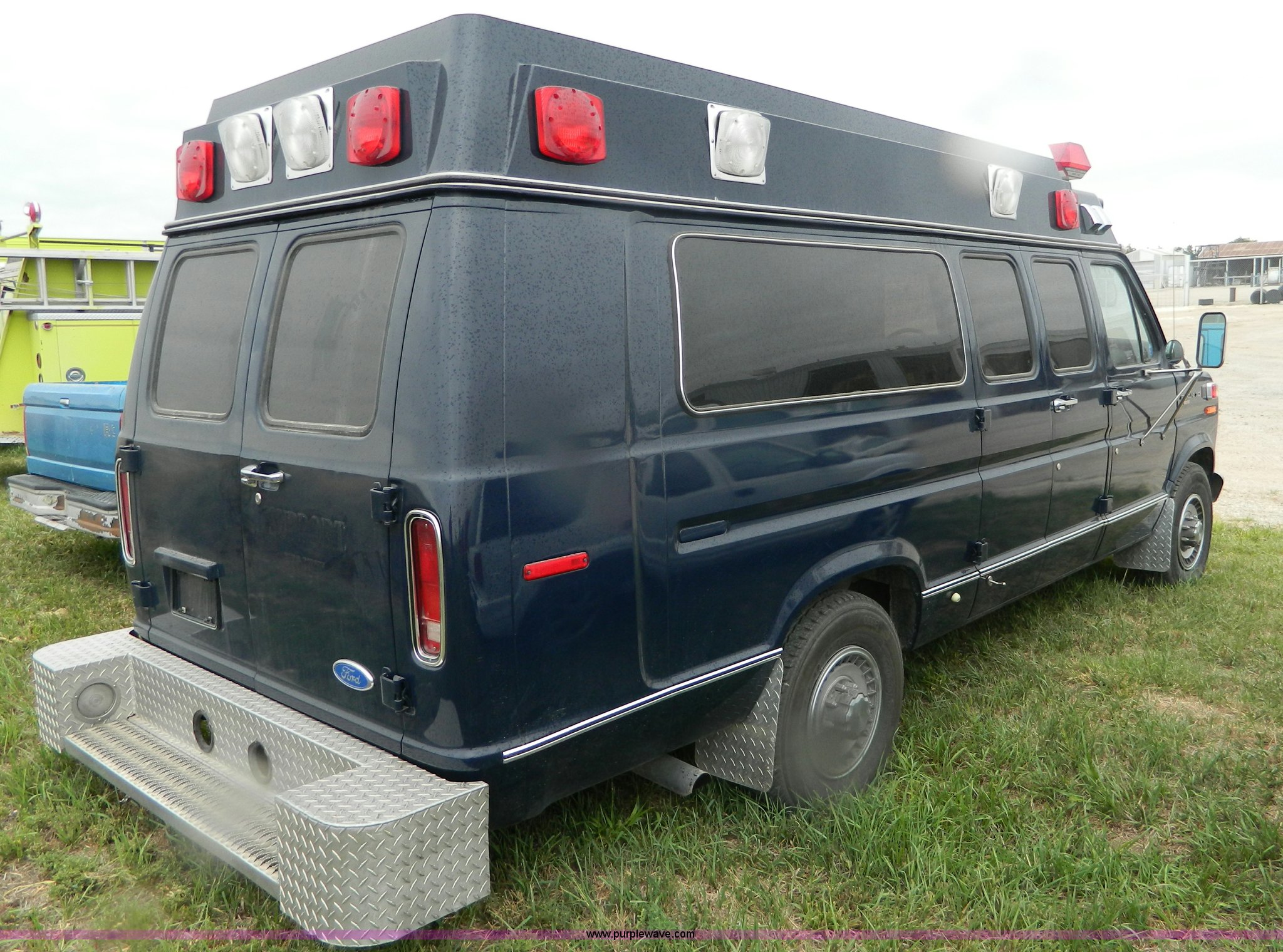 1989 Ford Econoline E350 Super ambulance in Hays, KS | Item J5100 sold ...