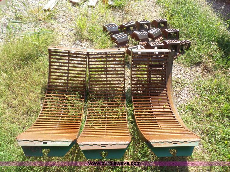 John Deere large wire concaves in Garnett, KS | Item BV9734 sold ...