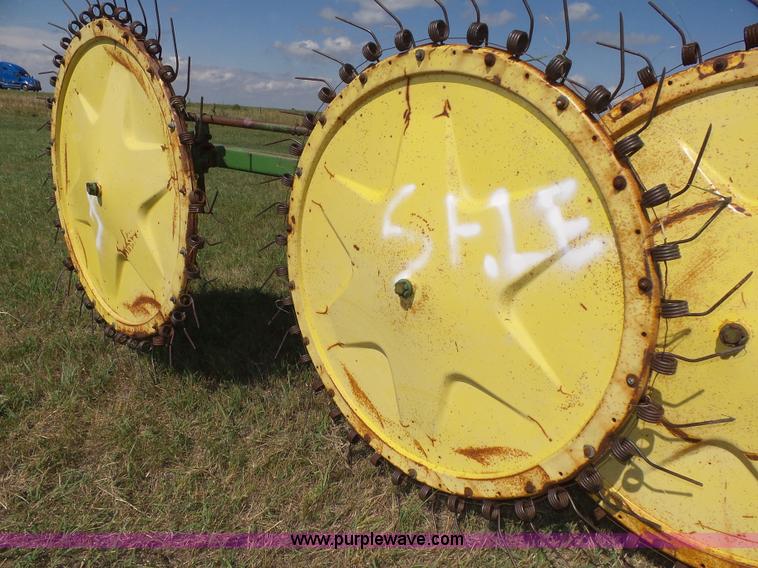 John Deere 567 hay rake in Overton, NE | Item K8465 sold | Purple Wave