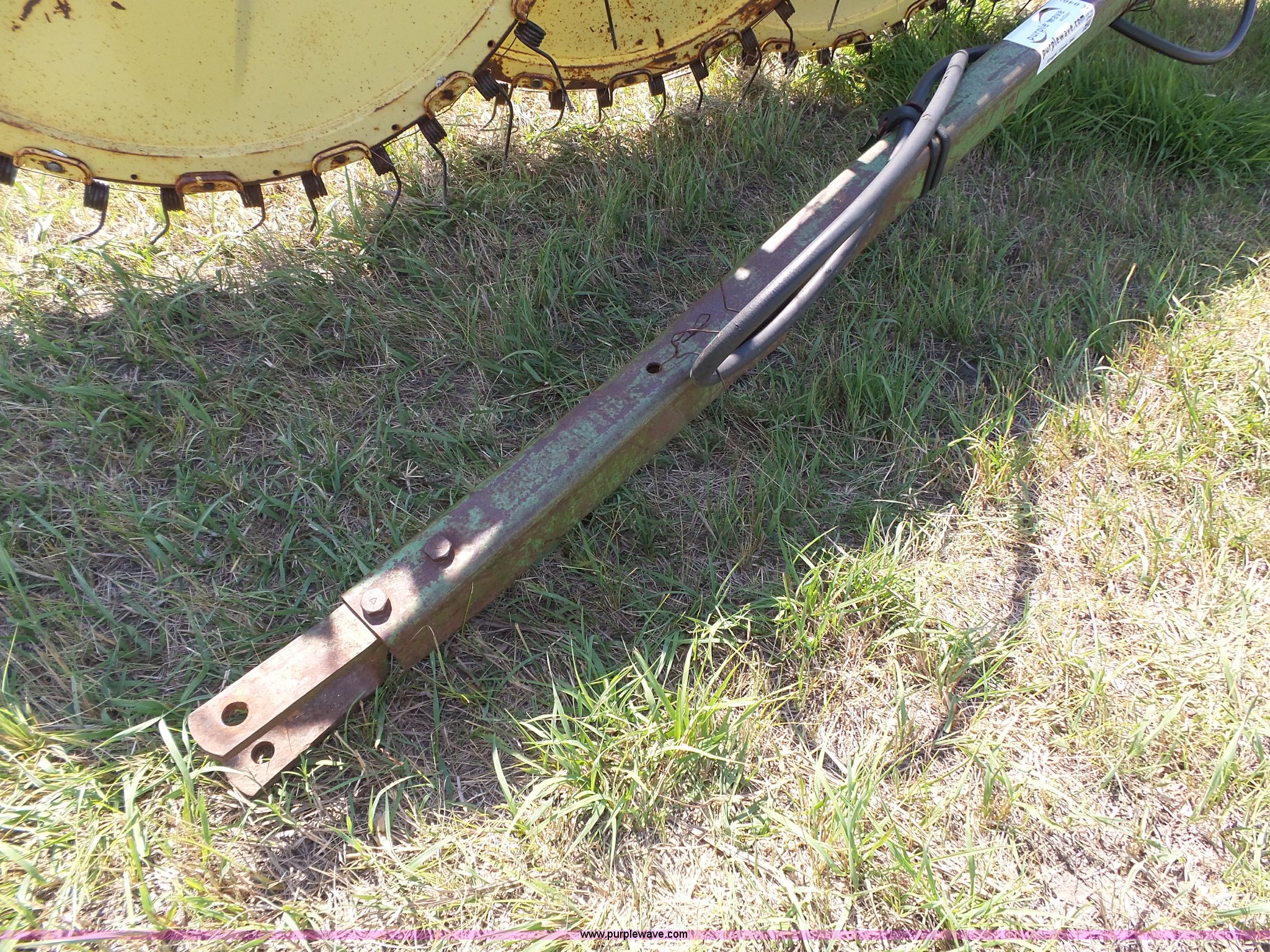 John Deere 567 hay rake in Overton, NE | Item K8465 sold | Purple Wave