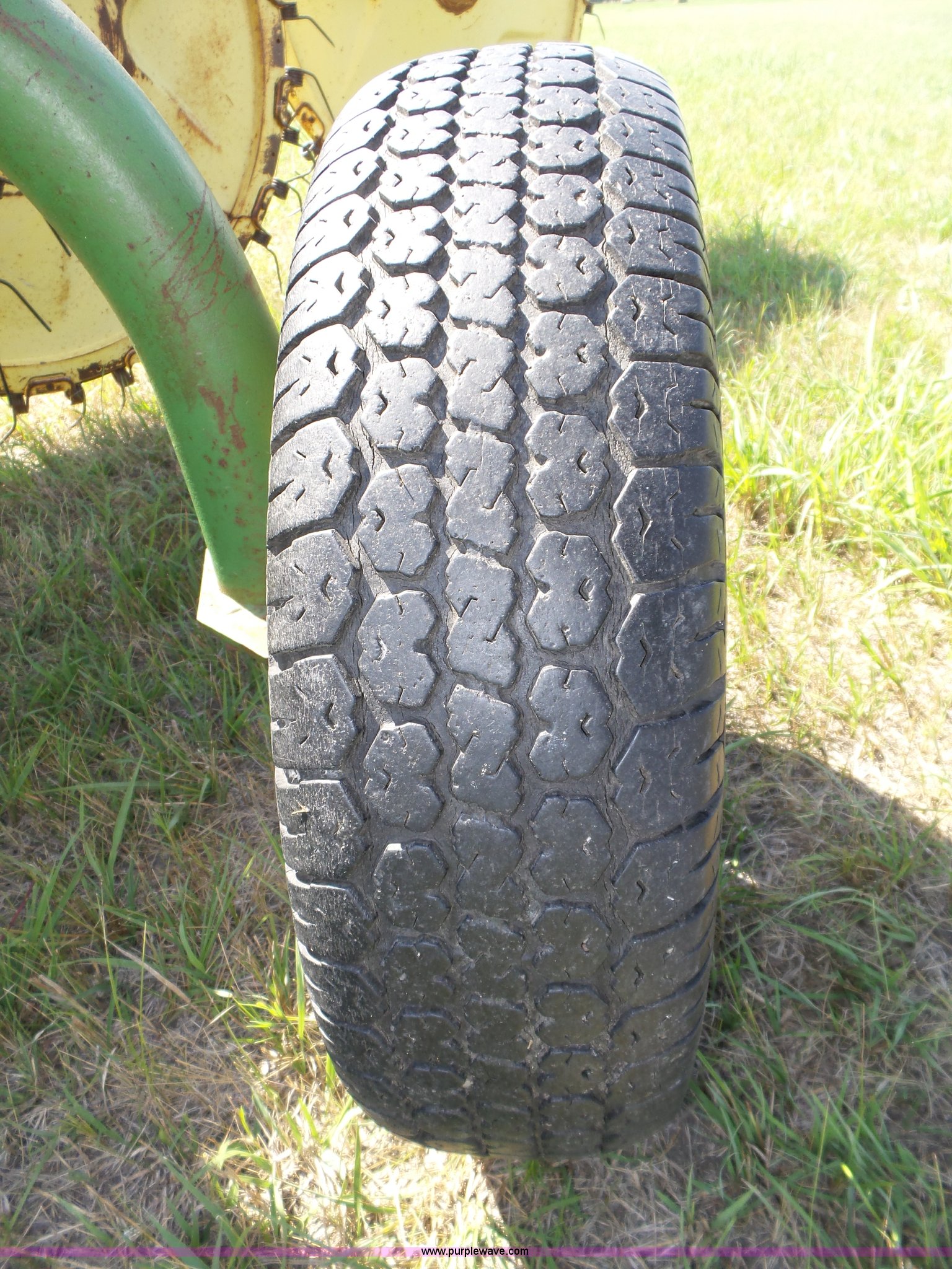 John Deere 567 hay rake in Overton, NE | Item K8465 sold | Purple Wave
