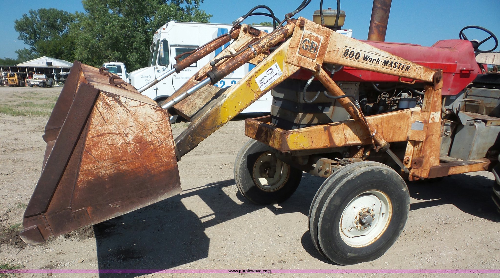 GB Workmaster 800 loader in Wakarusa, KS | Item L4969 sold | Purple Wave