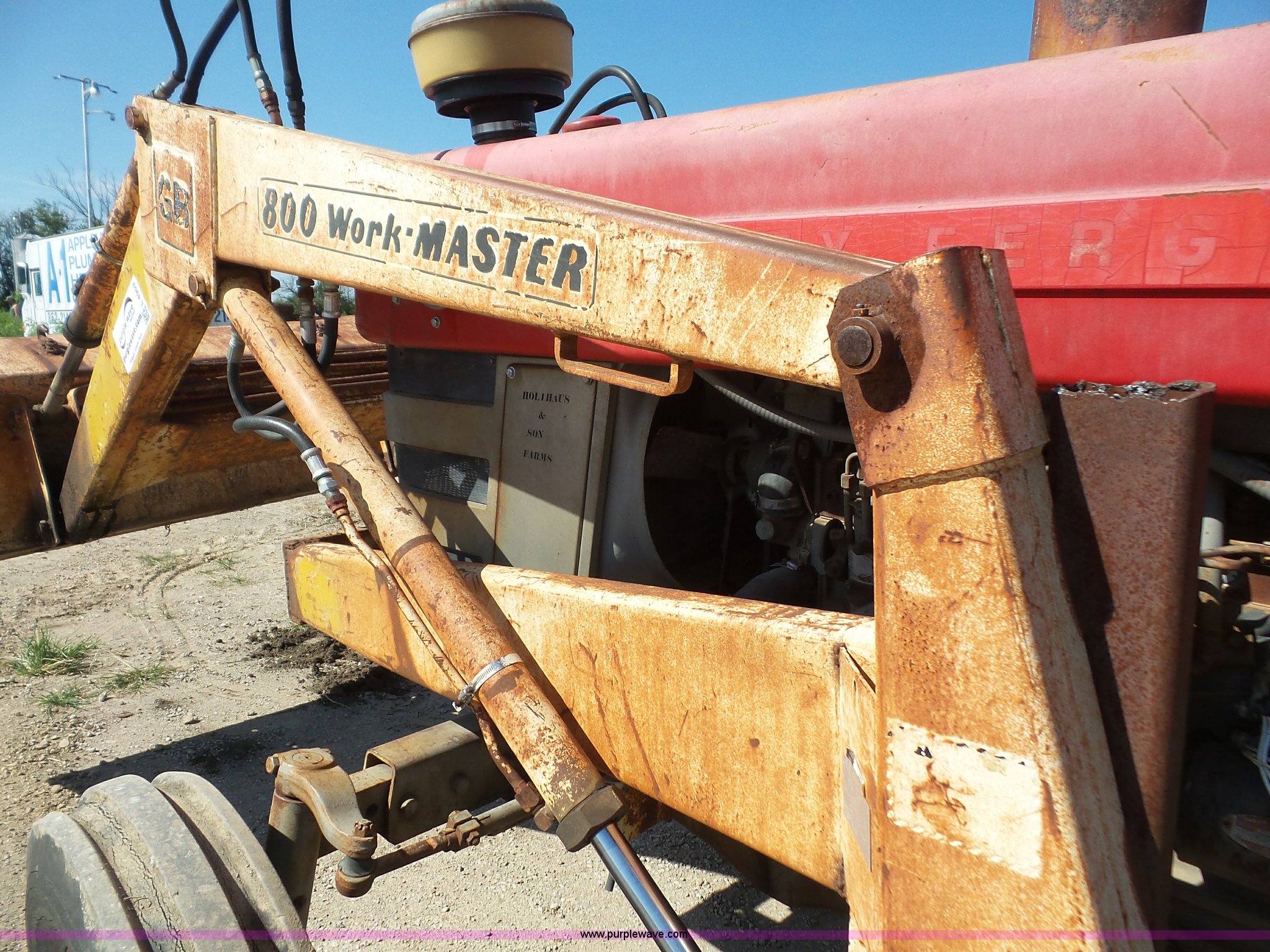GB Workmaster 800 loader in Wakarusa, KS | Item L4969 sold | Purple Wave