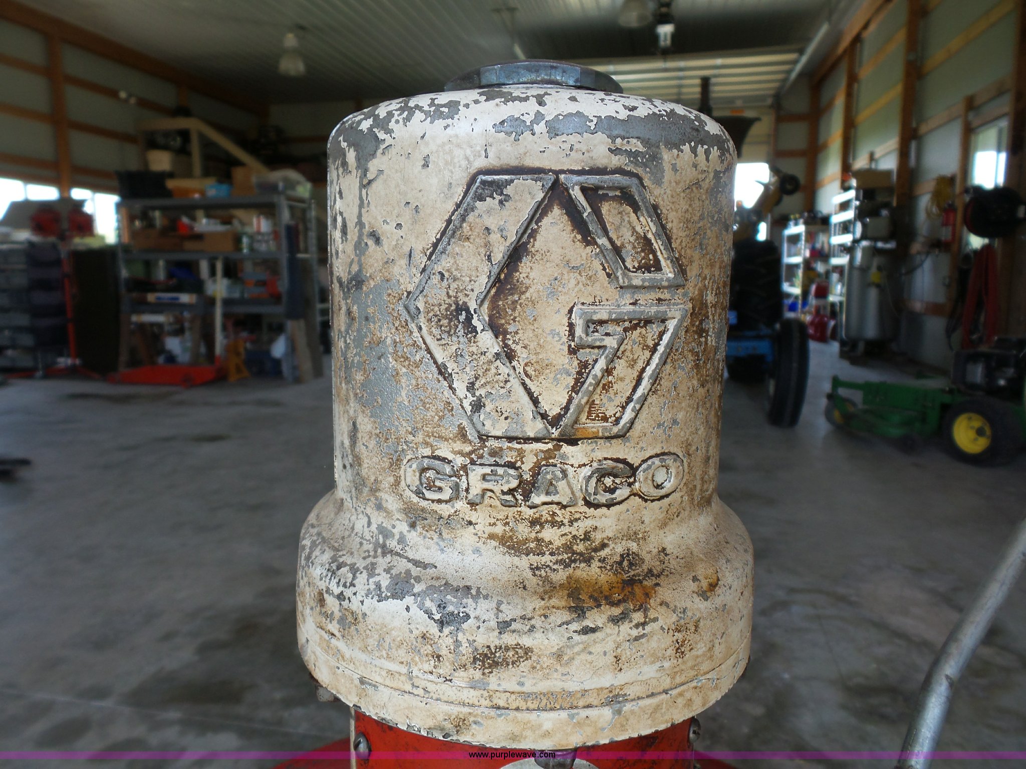 Graco pneumatic grease gun in Smithville, MO | Item BS9513 sold ...