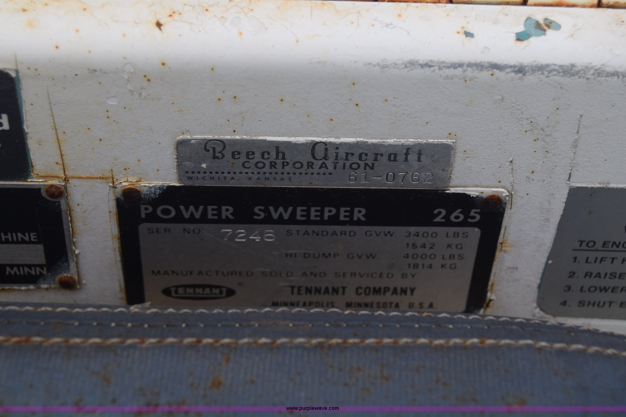 Tennant 265 sweeper in Wichita, KS | Item CA9887 sold | Purple Wave