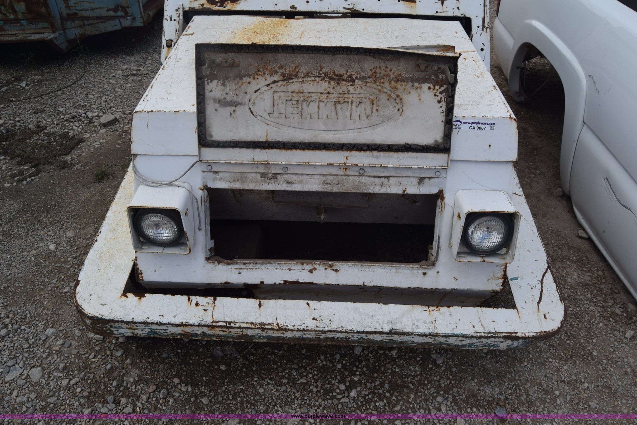 Tennant 265 sweeper in Wichita, KS | Item CA9887 sold | Purple Wave