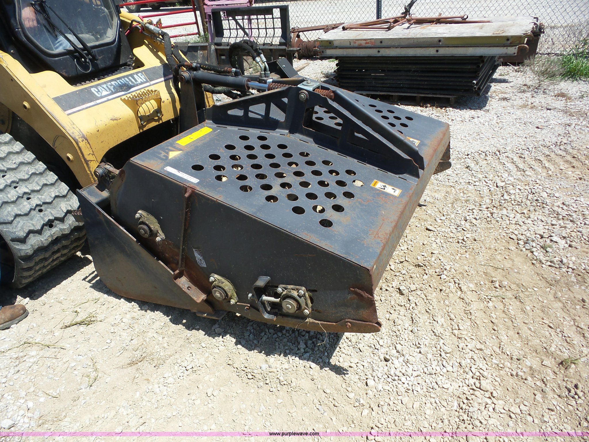 1999 Caterpillar LR15 skid steer landscape rake in Chanute, KS | Item ...