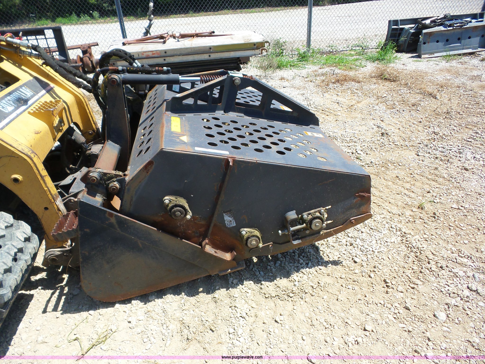 1999 Caterpillar LR15 skid steer landscape rake in Chanute, KS | Item ...