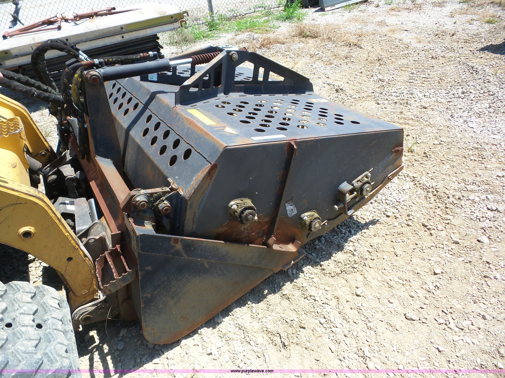 1999 Caterpillar LR15 skid steer landscape rake in Chanute, KS | Item ...