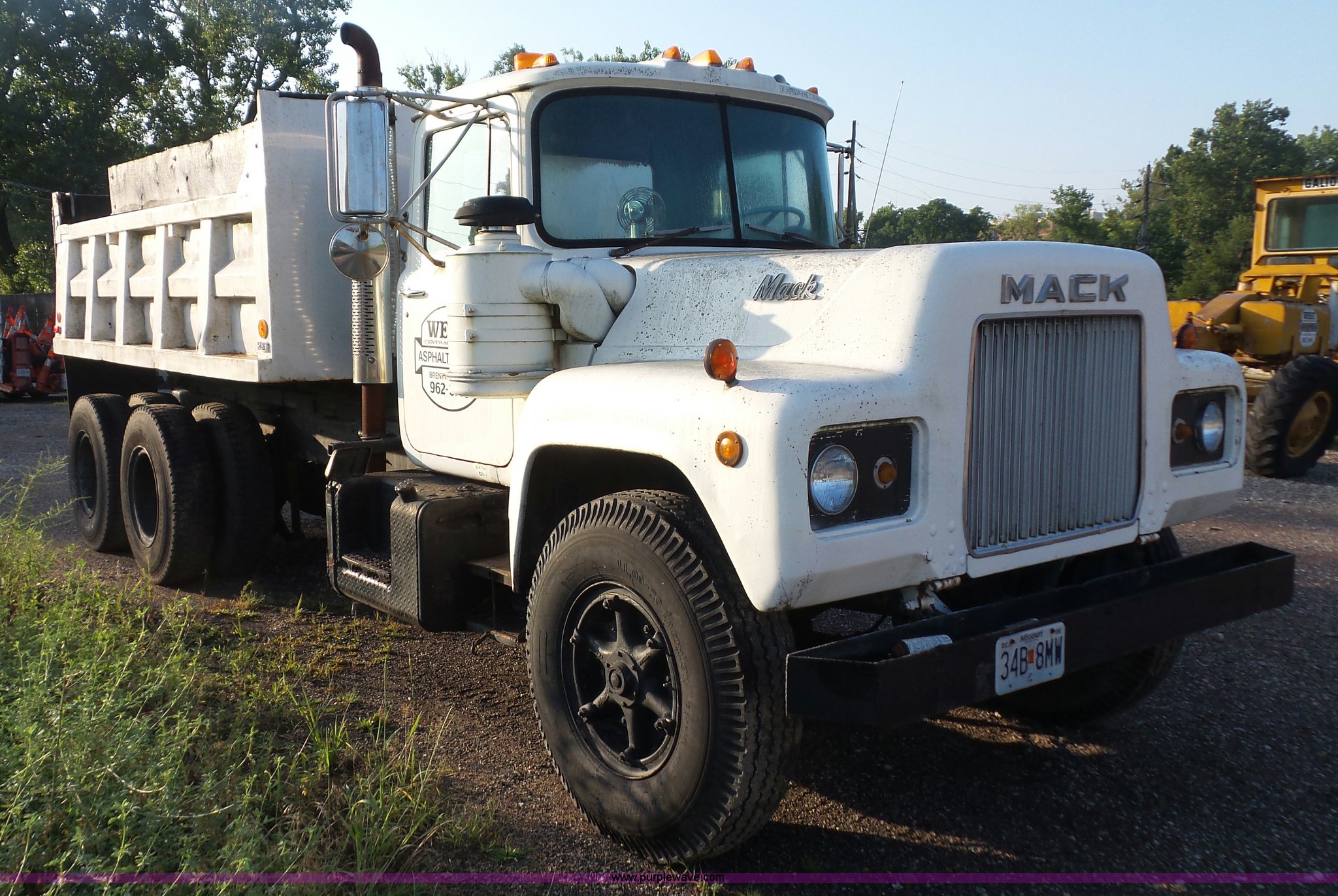1967 Mack R611 flatbed truck in Sullivan, MO | Item L3504 sold | Purple ...