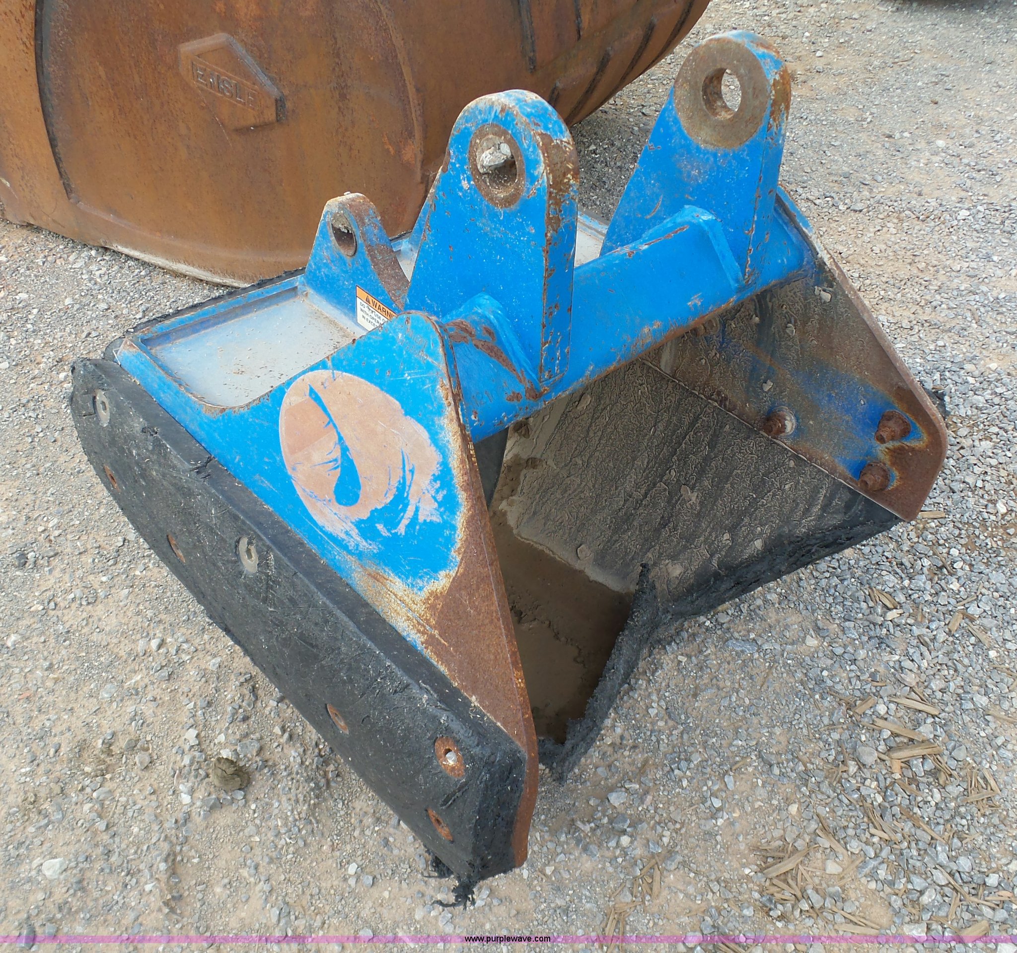 Vail Case 580 Flexx Right backhoe bucket in Hinton, OK | Item AP9360 ...