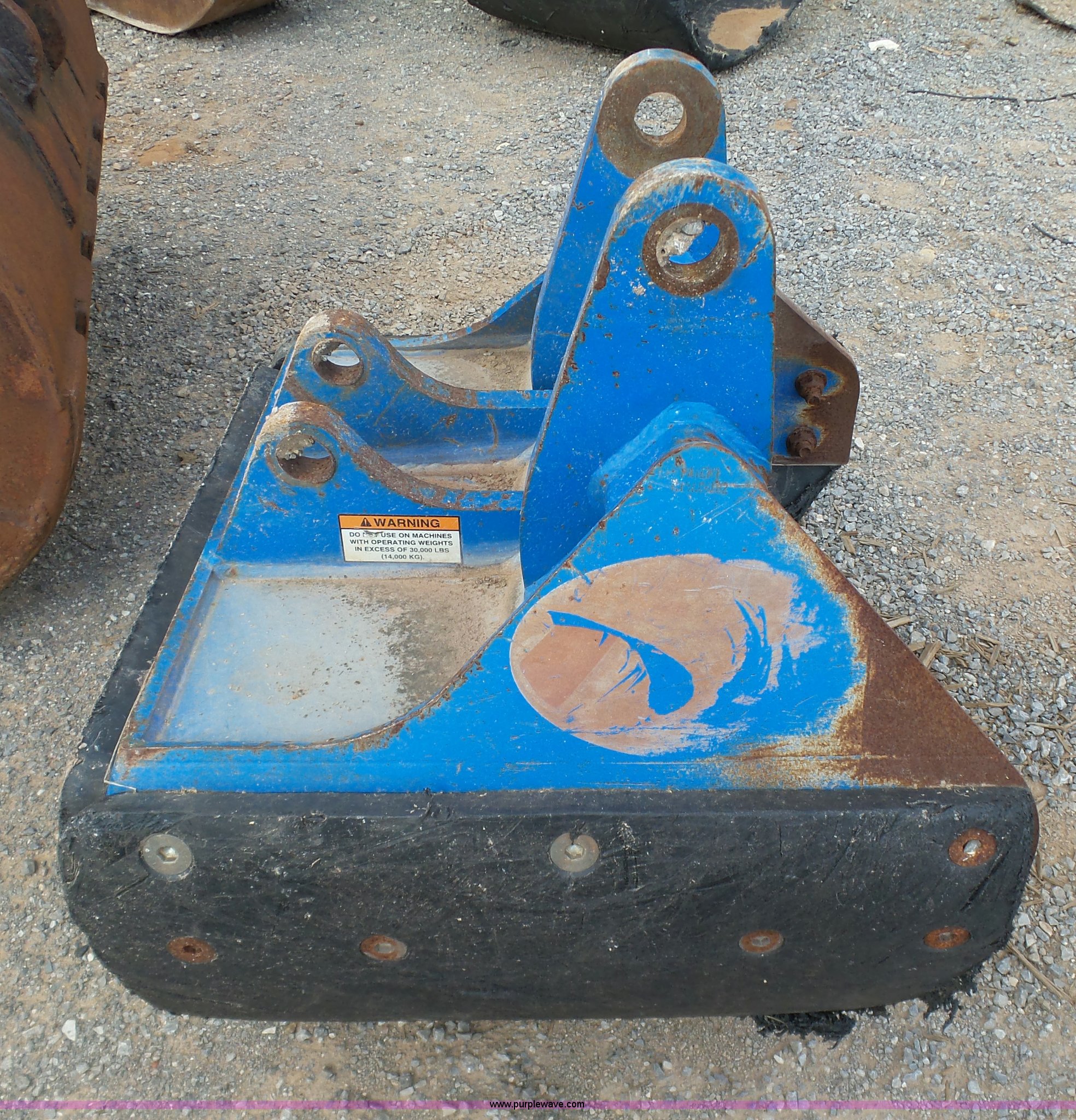 Vail Case 580 Flexx Right backhoe bucket in Hinton, OK | Item AP9360 ...