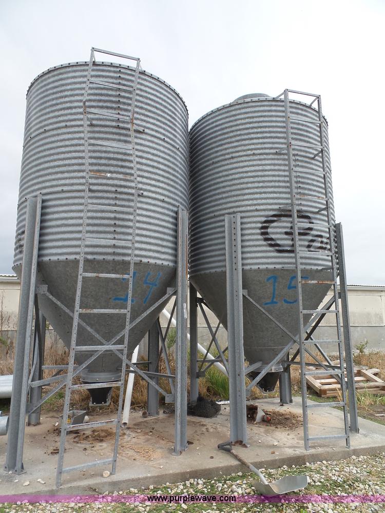 (2) six ton bulk grain/feed bins in Clay Center, KS | Item CD9187 sold ...