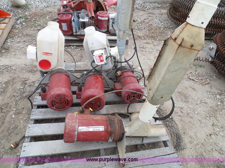 (4) Chore-Time 3" auger geared motors in Clay Center, KS | Item CD9199 ...