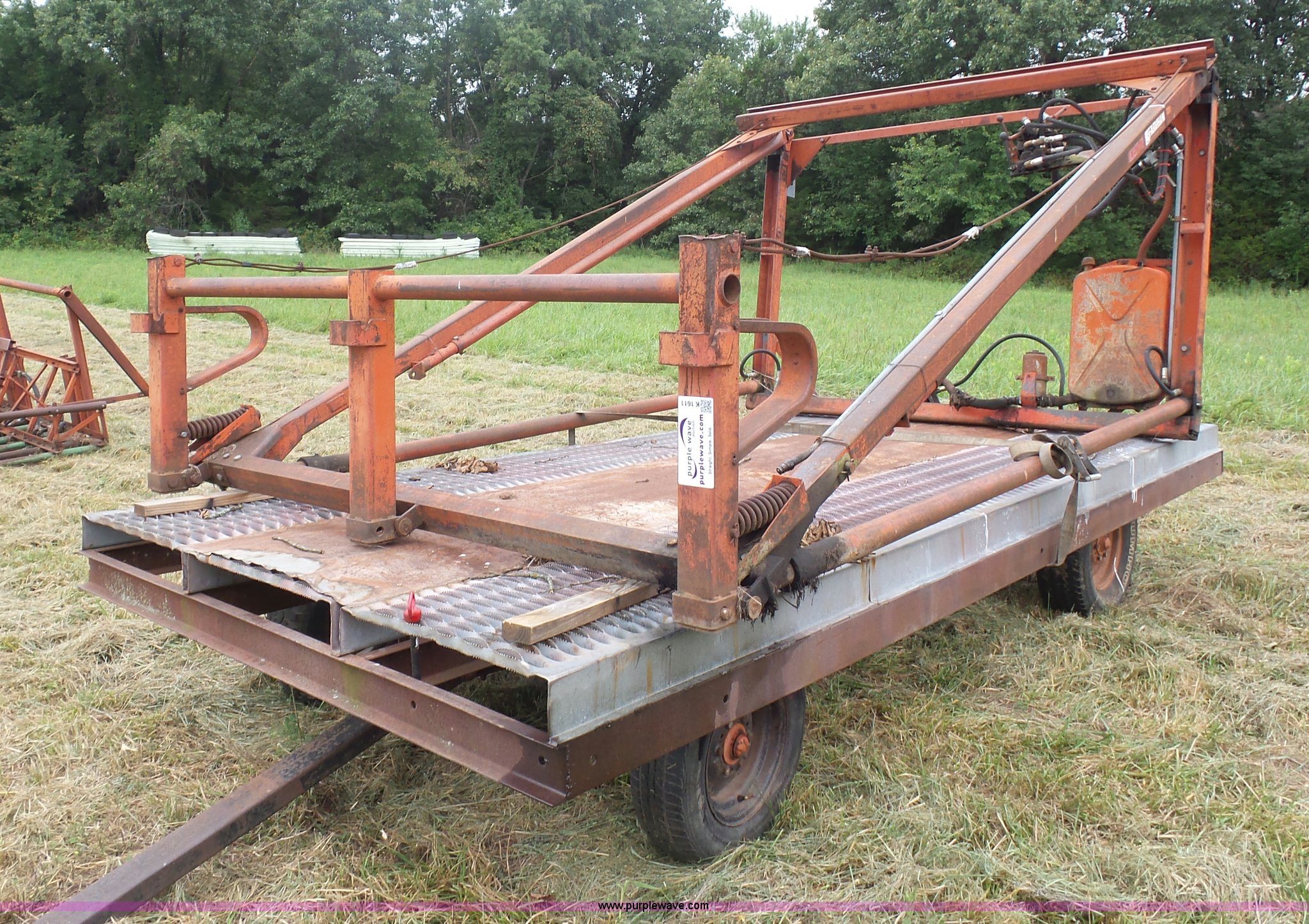 Farm Hand F10 loader in Stockton, MO | Item K1611 sold | Purple Wave