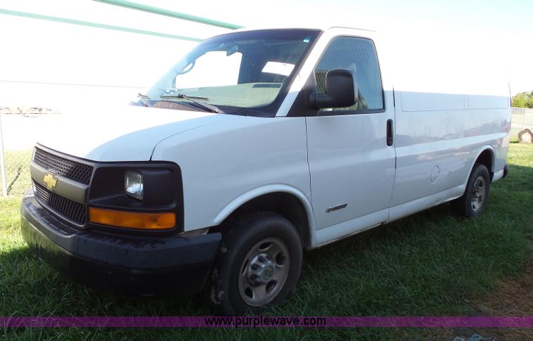2005 Chevrolet Express 2500 Cargo van in Topeka, KS | Item K8243 sold ...