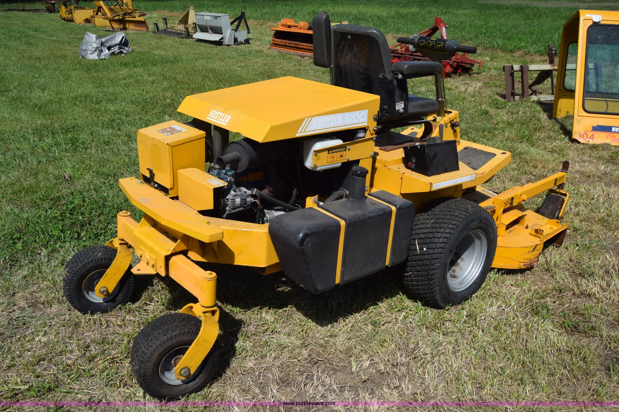 Excel Hustler 3200 ZTR lawn mower in Wichita, KS | Item AS9630 sold ...