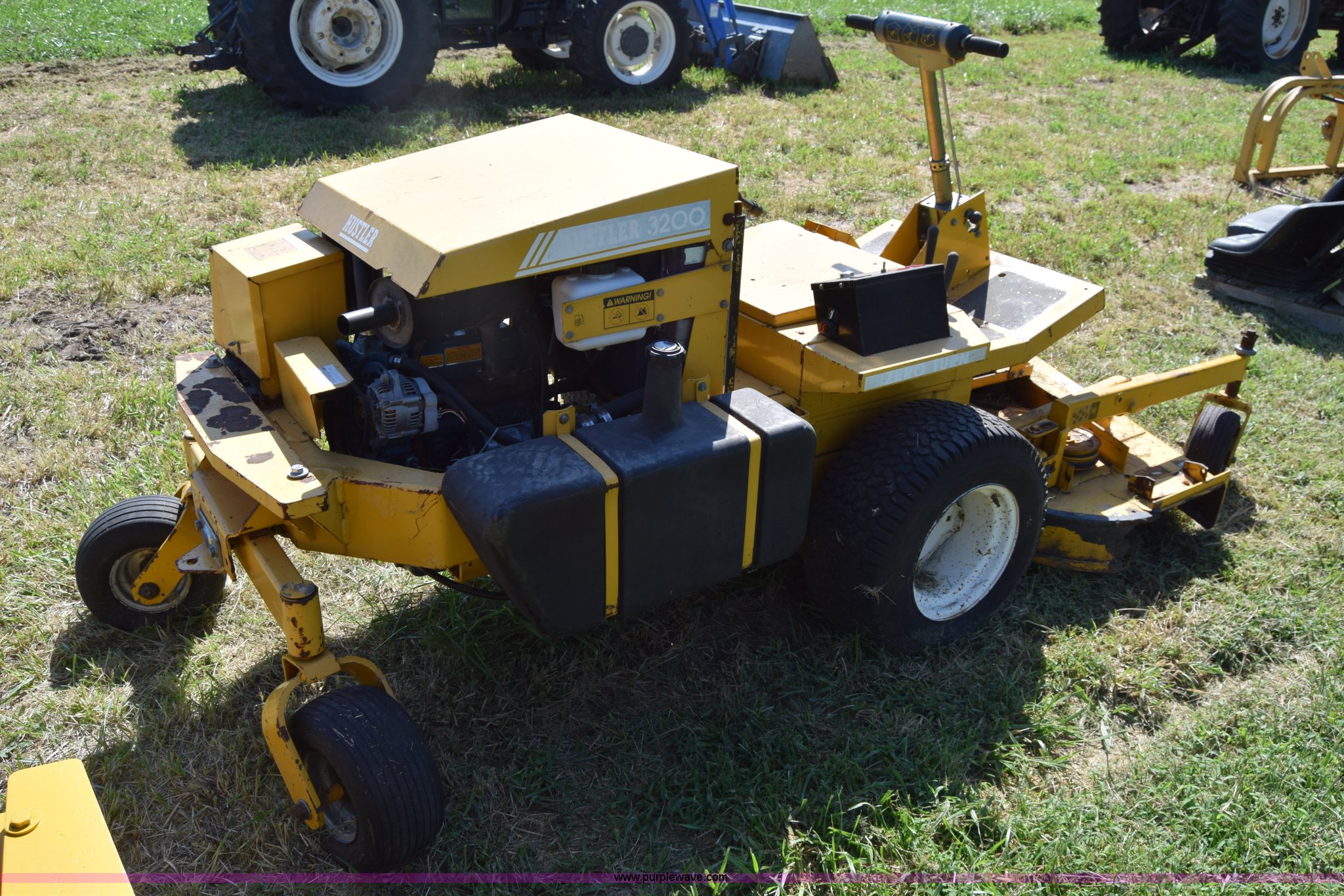 Excel Hustler 3200 ZTR lawn mower in Wichita, KS | Item L3864 sold ...