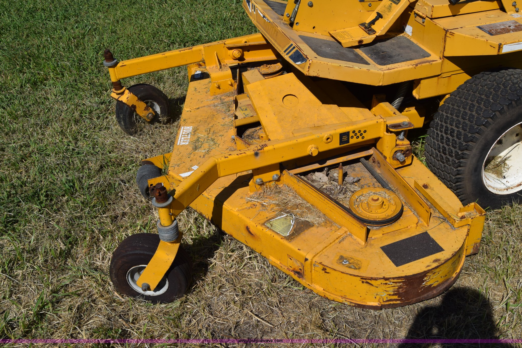 Excel Hustler 3200 ZTR lawn mower in Wichita, KS | Item L3864 sold ...