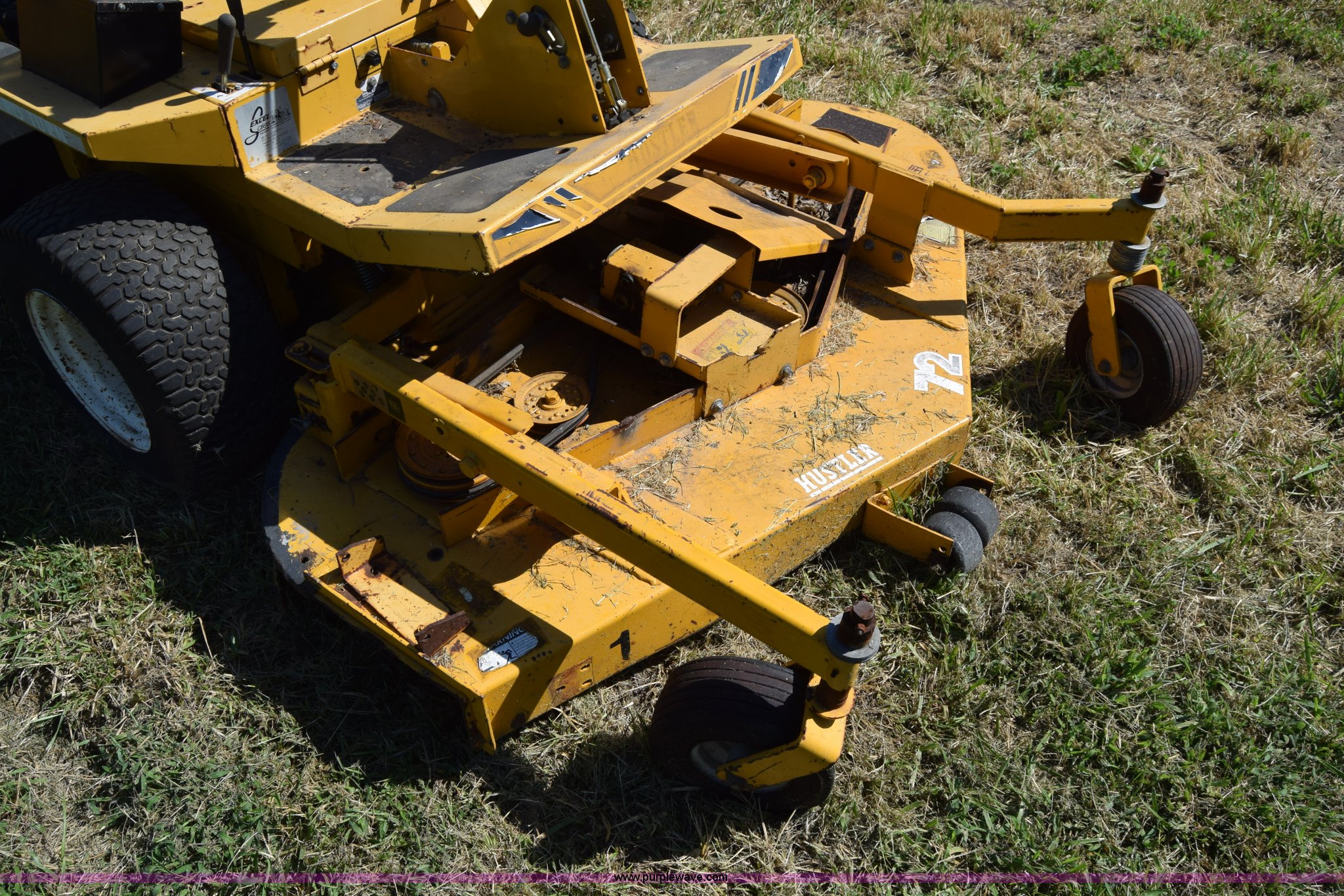 Excel Hustler 3200 ZTR lawn mower in Wichita, KS | Item L3864 sold ...