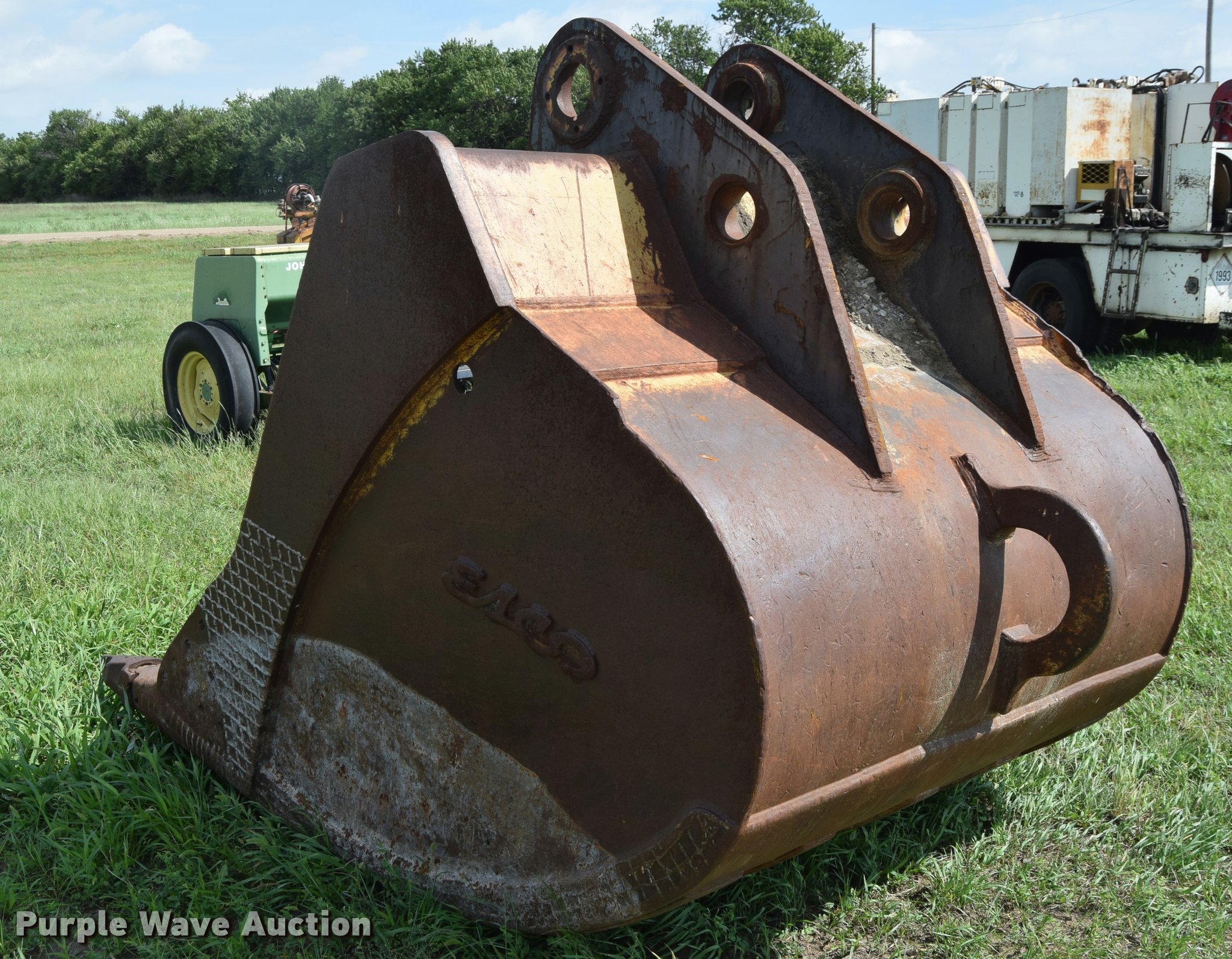 Eaco excavator bucket in Lindsborg, KS | Item CA9919 sold | Purple Wave