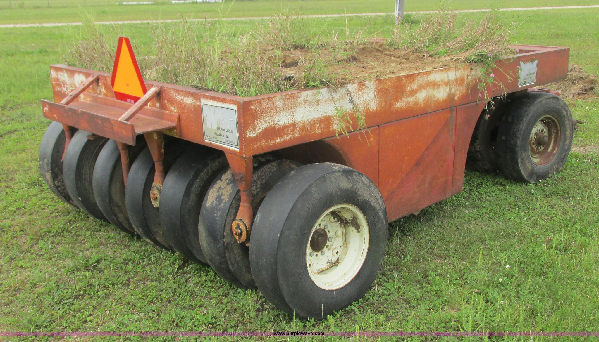 Rubber tire compactor in Arcadia, WI | Item K4199 sold | Purple Wave