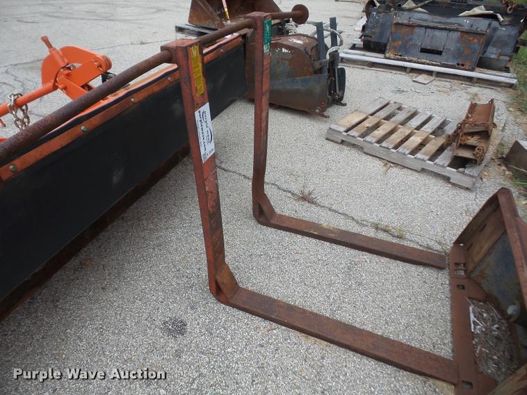 Backhoe pallet forks in Lenexa, KS | Item K3534 sold | Purple Wave