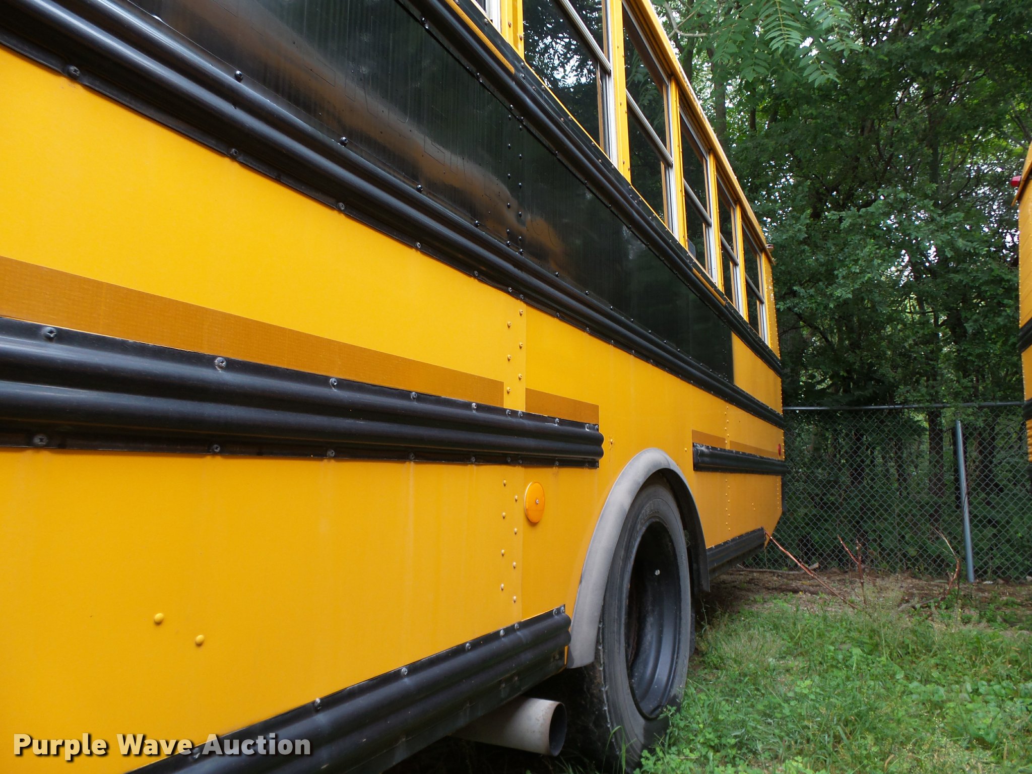 2004 Thomas Built Saf-T-Liner MVP EF school bus in Des Moines, IA ...