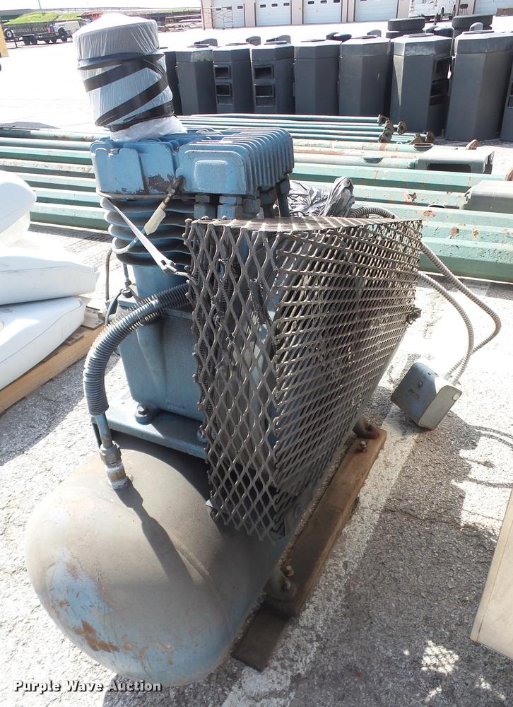 Kellogg American air compressor in Topeka, KS | Item BV9795 sold ...