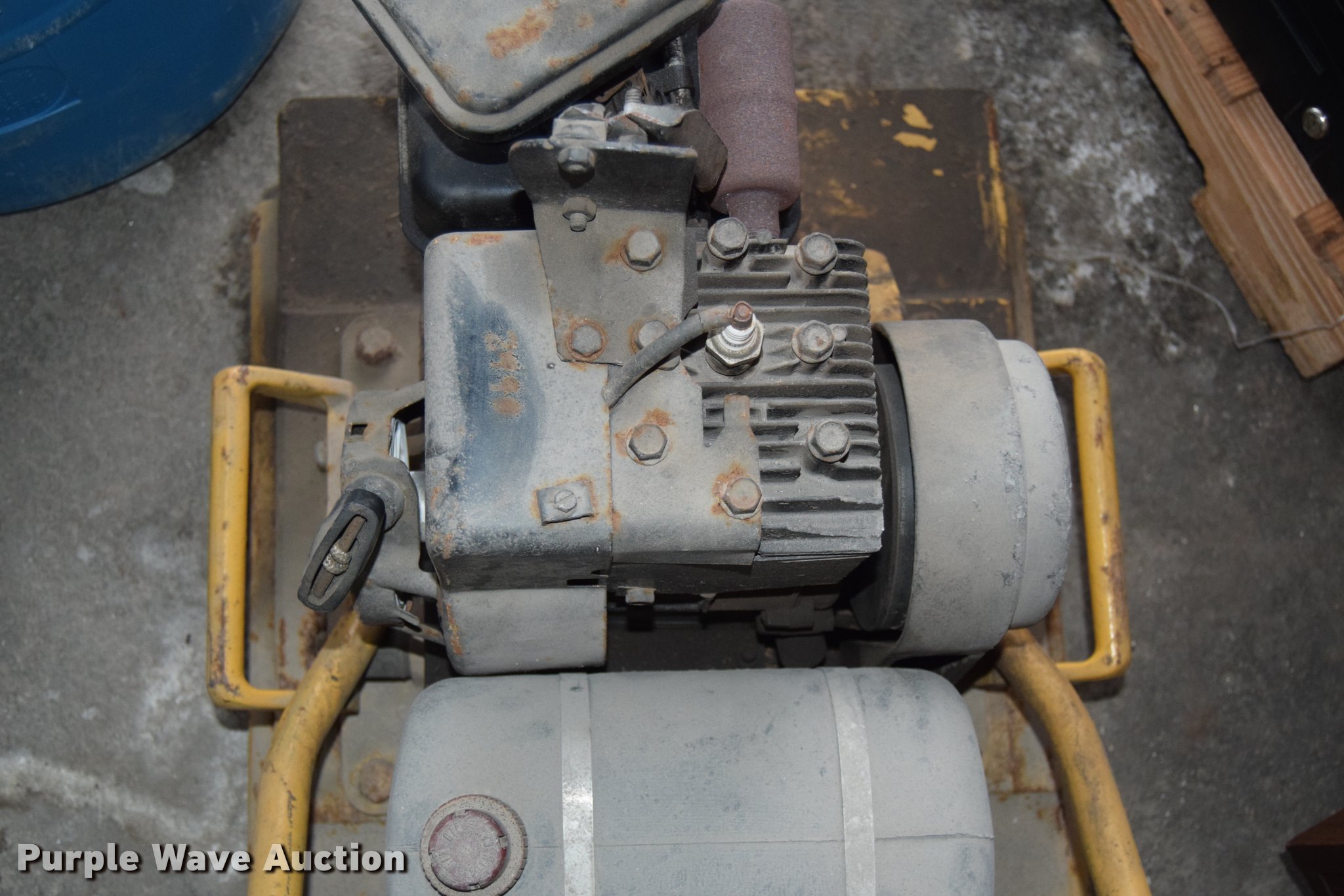 Wacker VPG-160 compactor in Wichita, KS | Item AQ9625 sold | Purple Wave