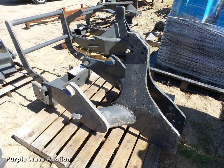 Massey-Ferguson DL260 front loader mount in Dubuque, IA | Item K2052 ...