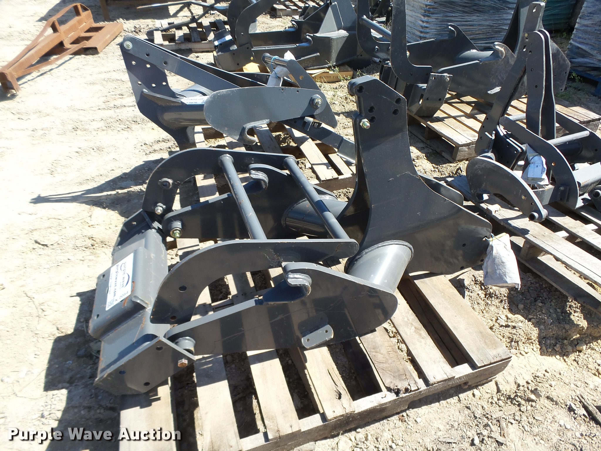 Massey-Ferguson DL260 front loader mount in Dubuque, IA | Item K2054 ...