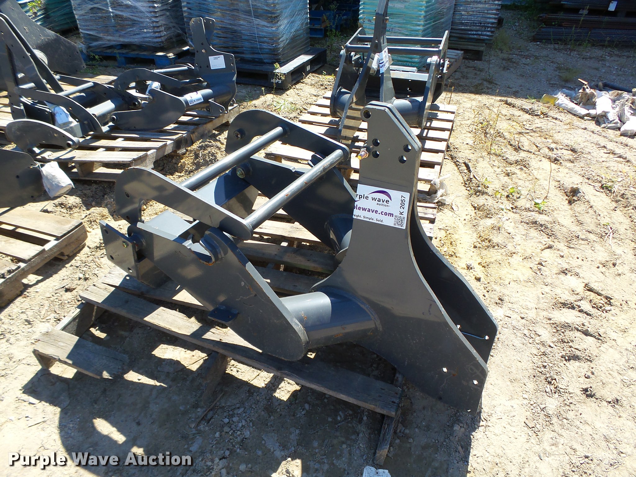 Massey-Ferguson DL260 front loader mount in Dubuque, IA | Item K2057 ...