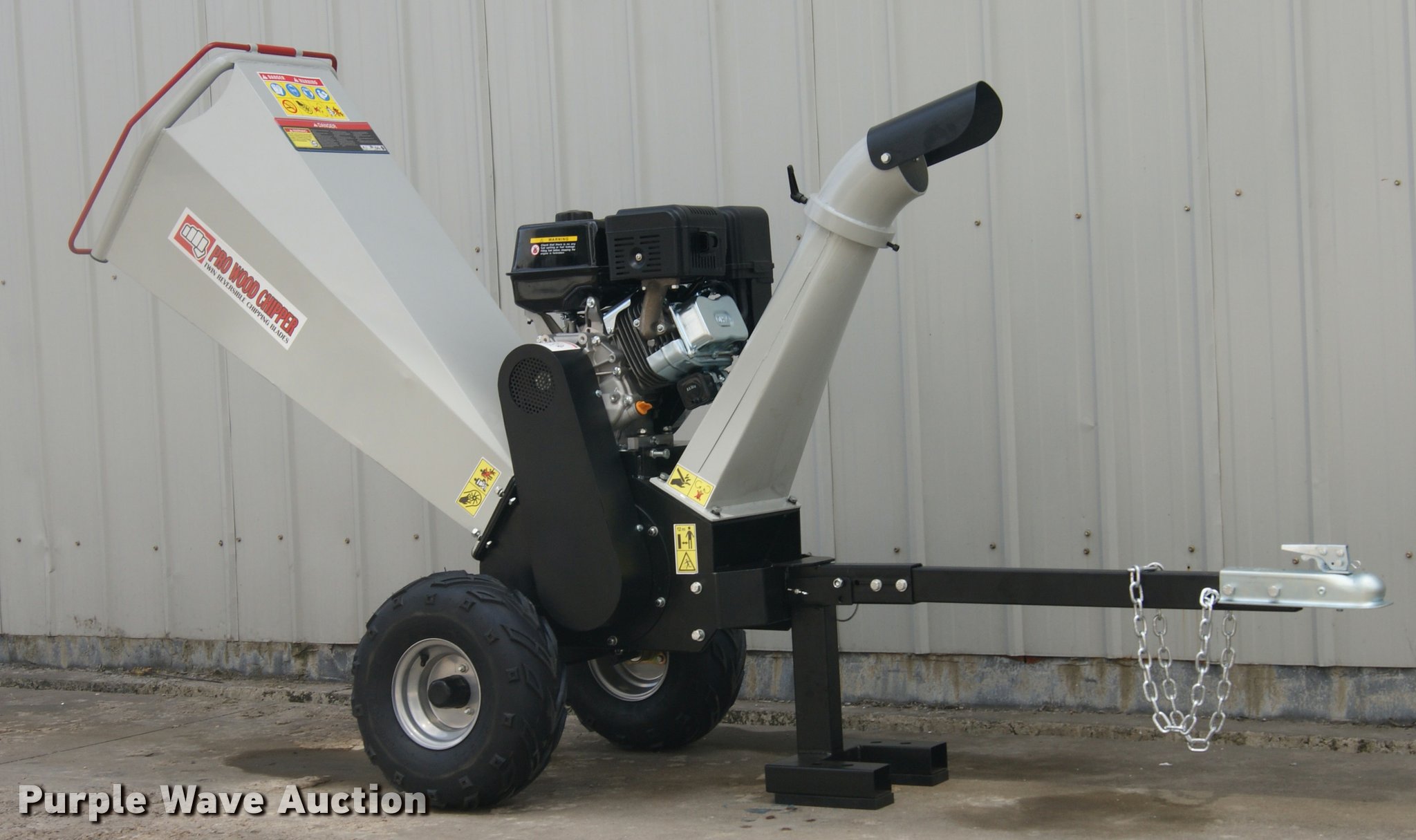Pro wood chipper in Tonganoxie, KS | Item F1023 sold | Purple Wave