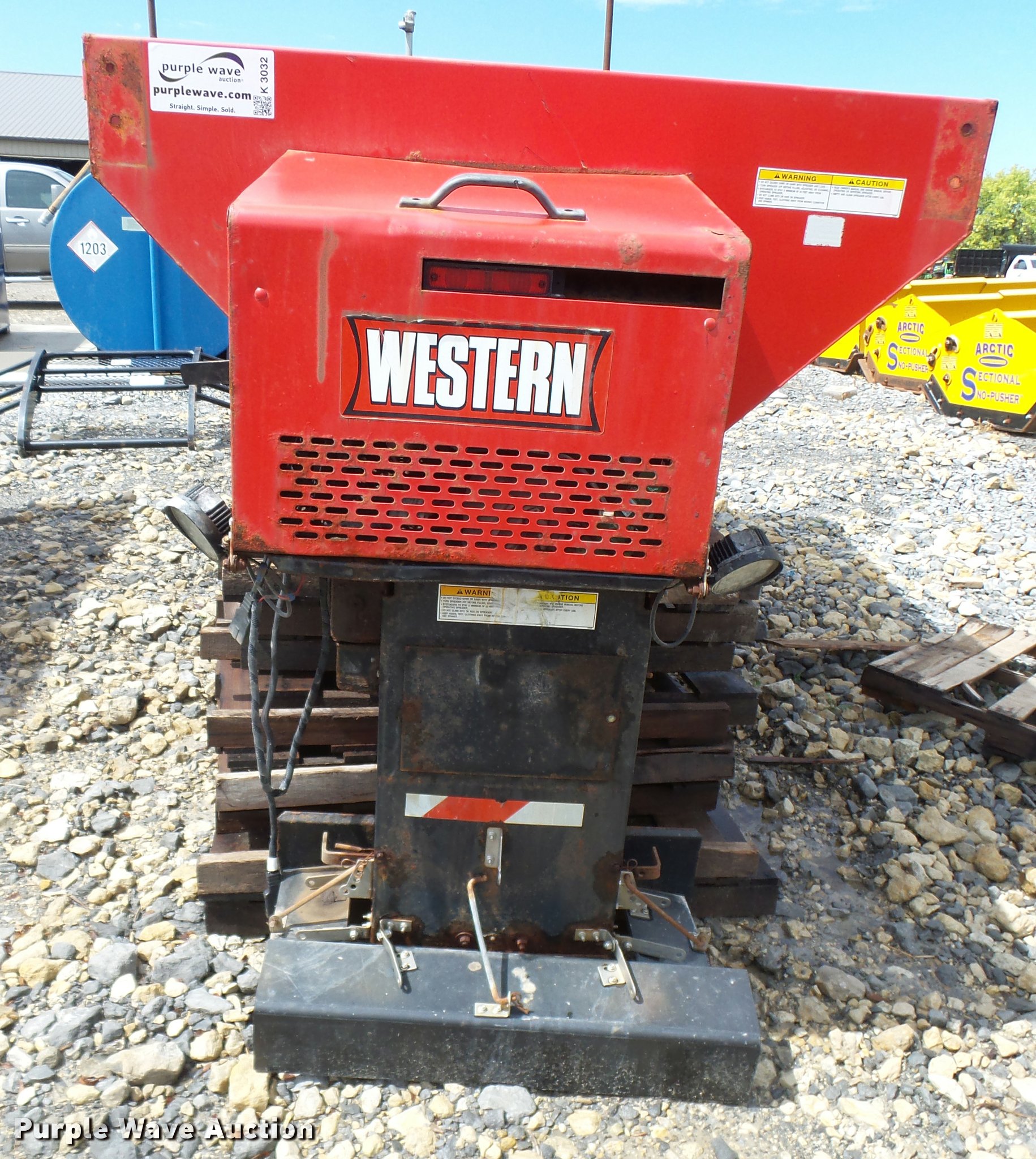 Western Ice Breaker spreader in Andover, KS | Item K3032 sold | Purple Wave