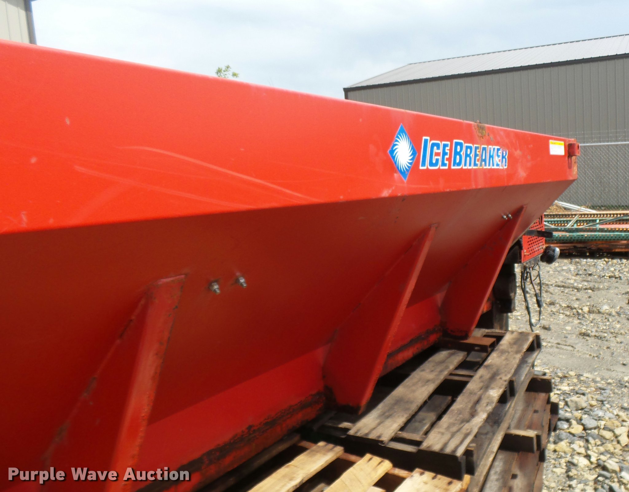 Western Ice Breaker spreader in Andover, KS | Item K3032 sold | Purple Wave