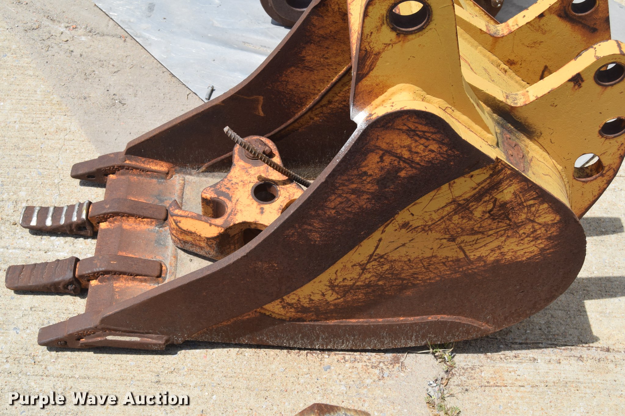 Gannon excavator bucket in Wichita, KS | Item BL9146 sold | Purple Wave