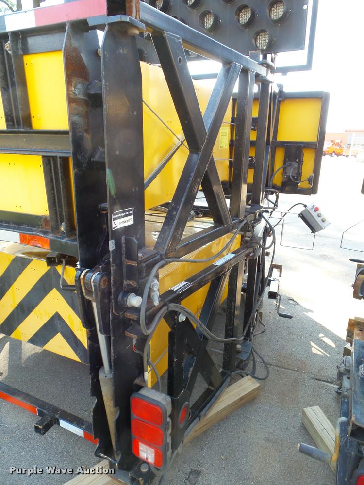 2003 Energy Absorption Systems Safe Stop TMA-180 crash attenuator in ...