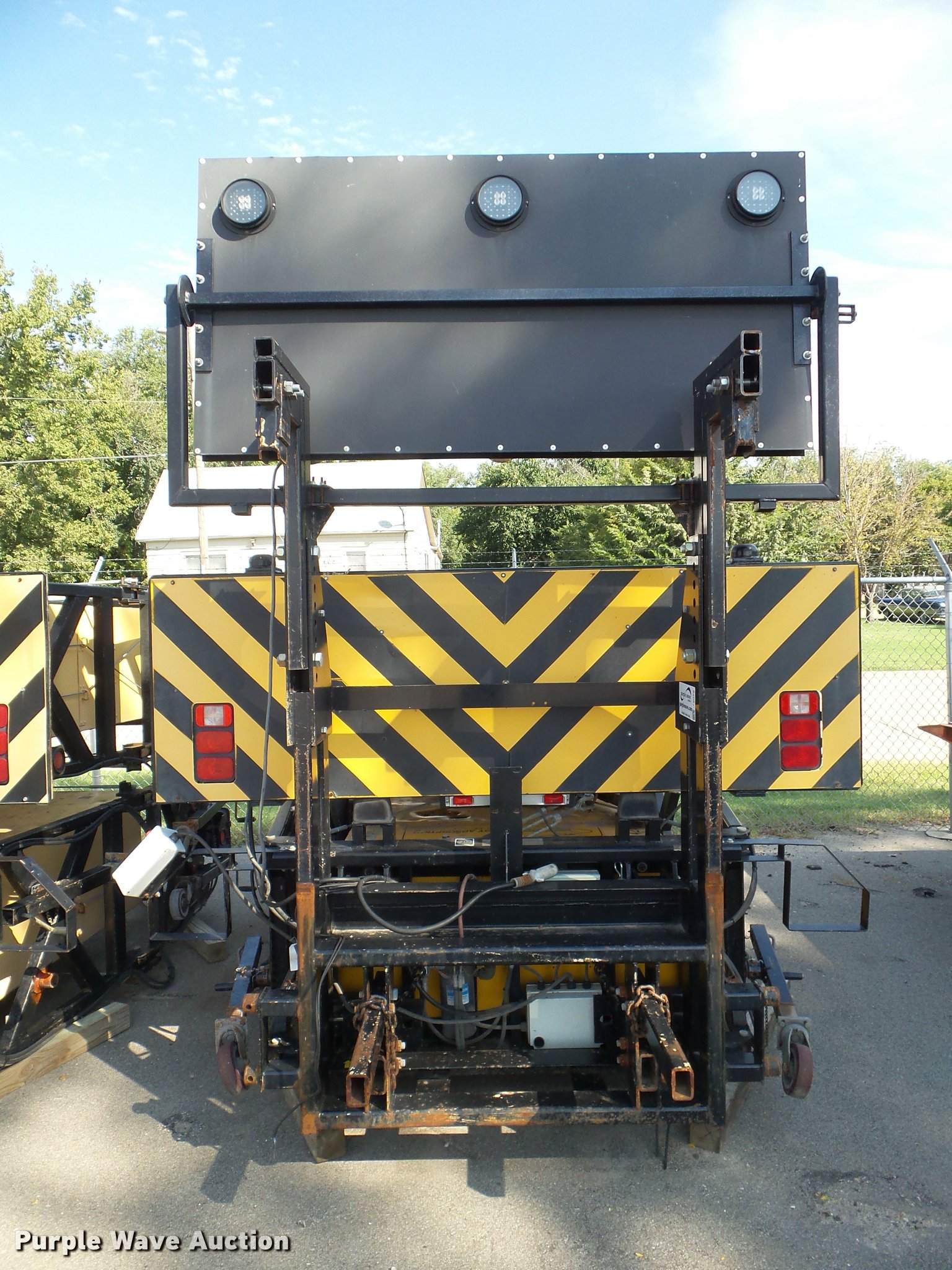 2003 Energy Absorption Systems Safe Stop TMA-180 crash attenuator in ...