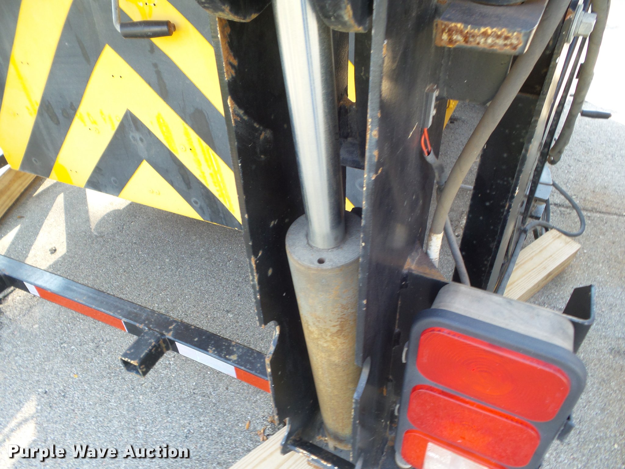 2003 Energy Absorption Systems Safe Stop TMA-180 crash attenuator in ...