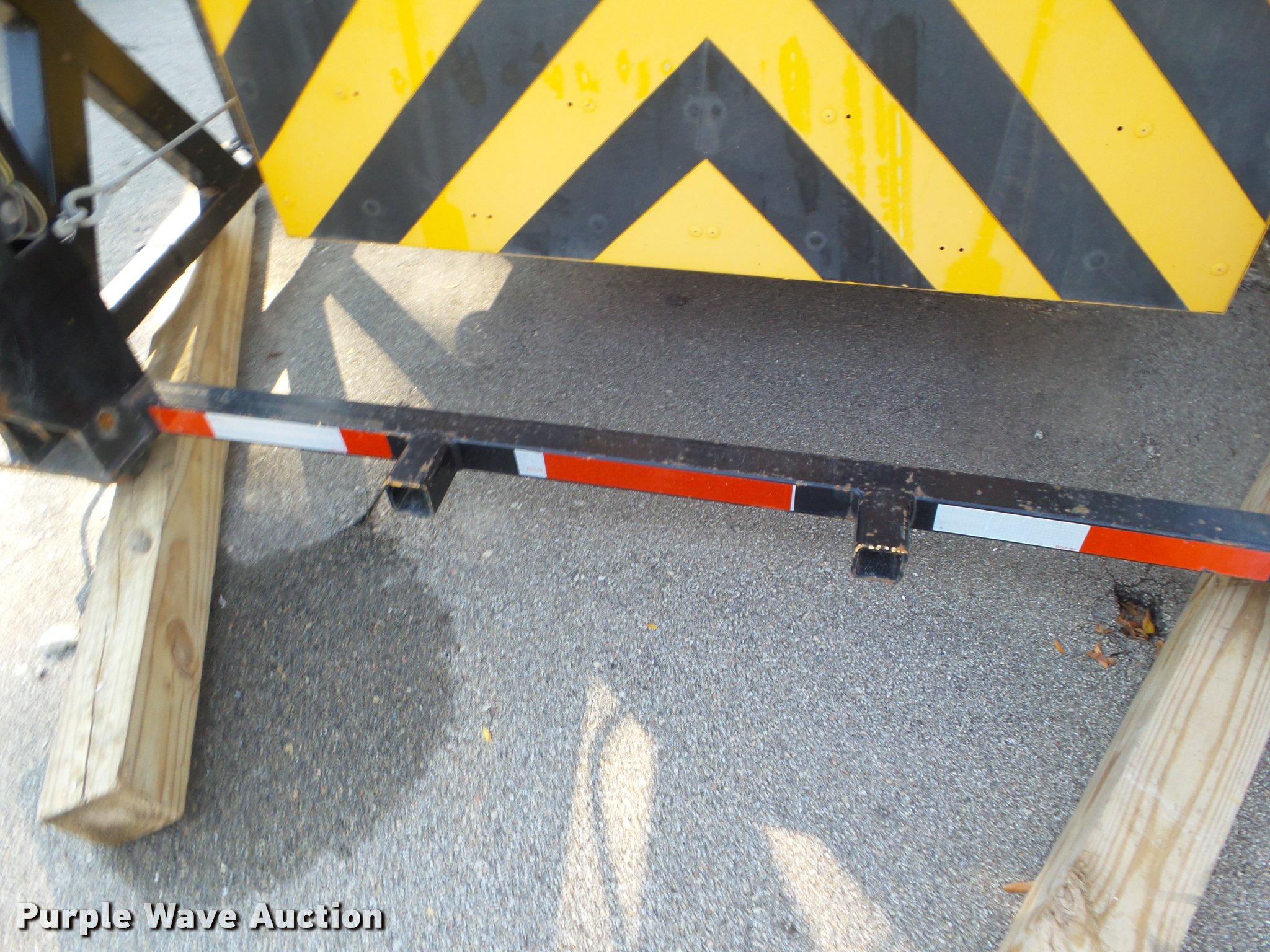 2003 Energy Absorption Systems Safe Stop TMA-180 crash attenuator in ...