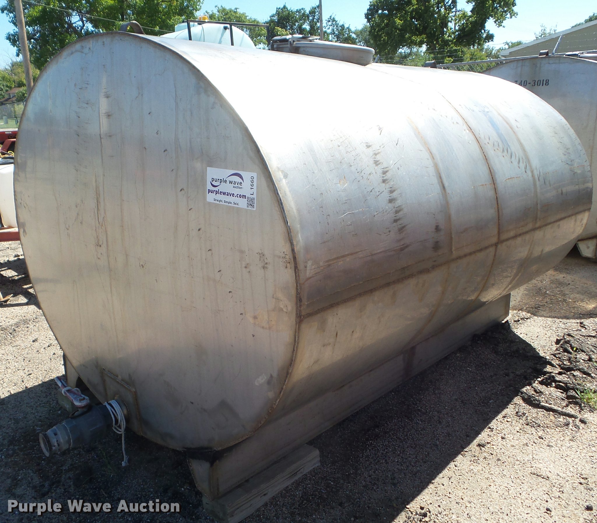 1998 Houston water tank in Norton, KS | Item L1660 sold | Purple Wave