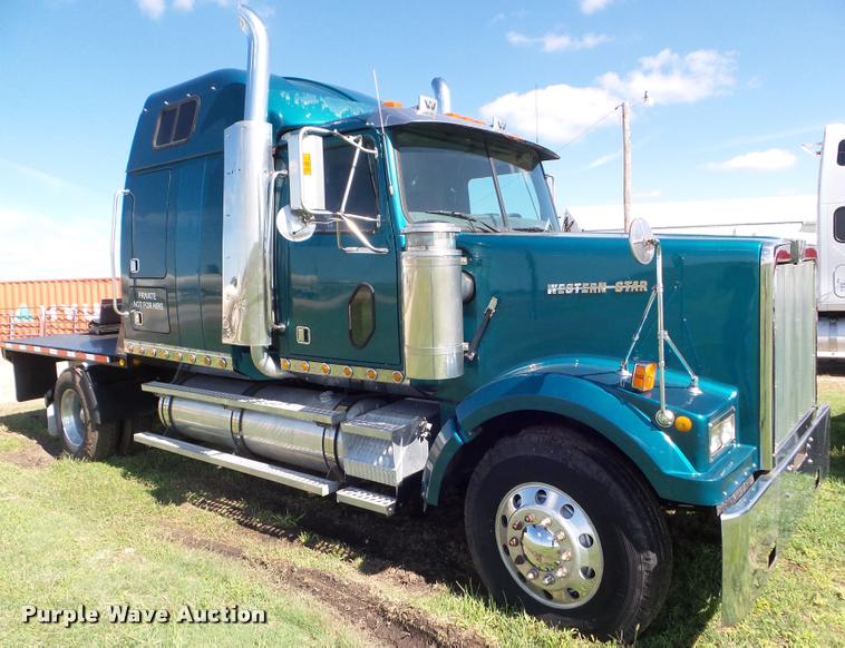 1998 Western Star 4964FX semi truck in Russell, KS | Item L6979 sold | Purple Wave