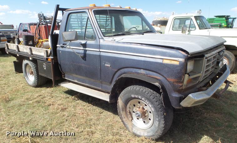 1983 Ford F350 flatbed pickup truck in Kendall, KS | Item DA4560 sold ...