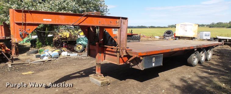 1982 W-W equipment trailer in Mt. Hope, KS | Item DA9882 sold | Purple Wave