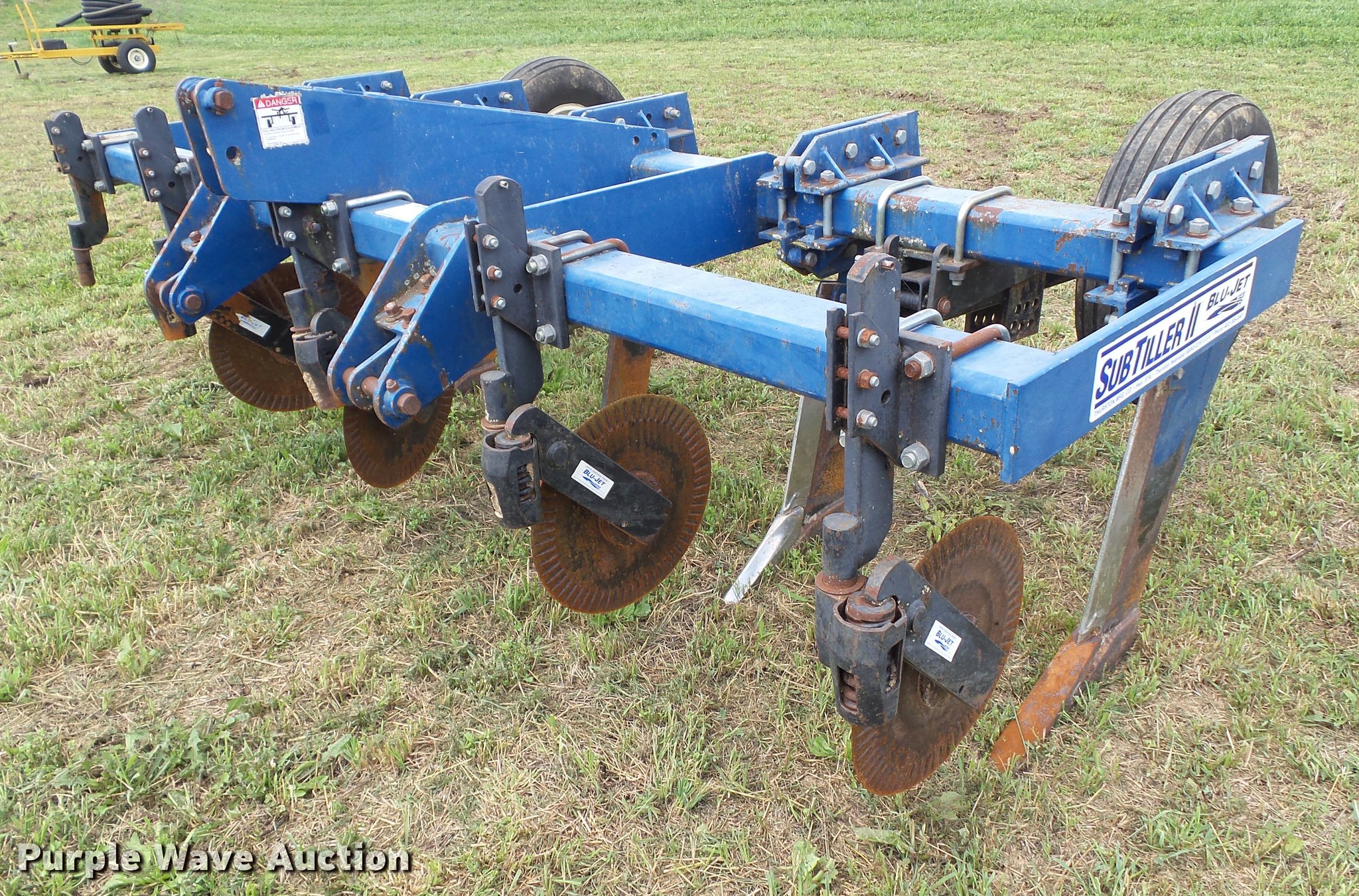 Blu-Jet Sub Tiller II in-line ripper in Moulton, IA | Item BZ9822 sold ...